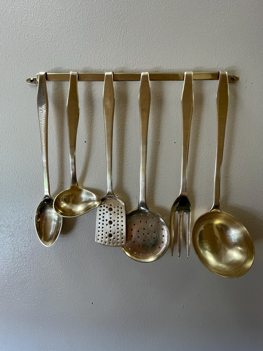 Vintage Brass Kitchen Utensils With Hanging Bar 7 Piece Set - 6 Large ...