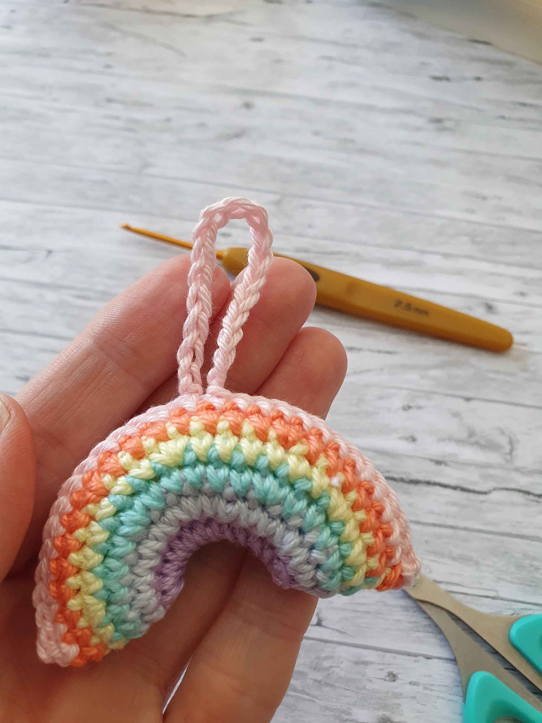 Häkelanleitung kleiner Regenbogen - Etsy
