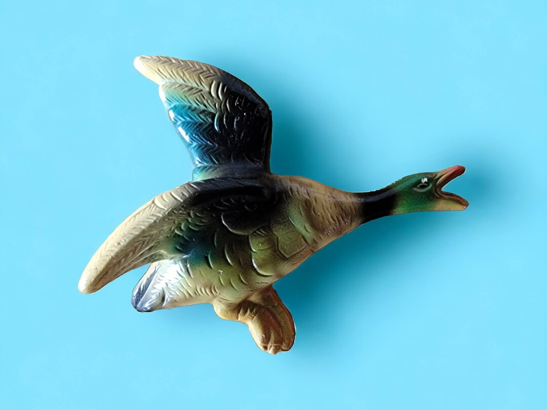Vintage Ceramic Flying Duck Wall Hanging Small Chalkware Plaque Mallard ...