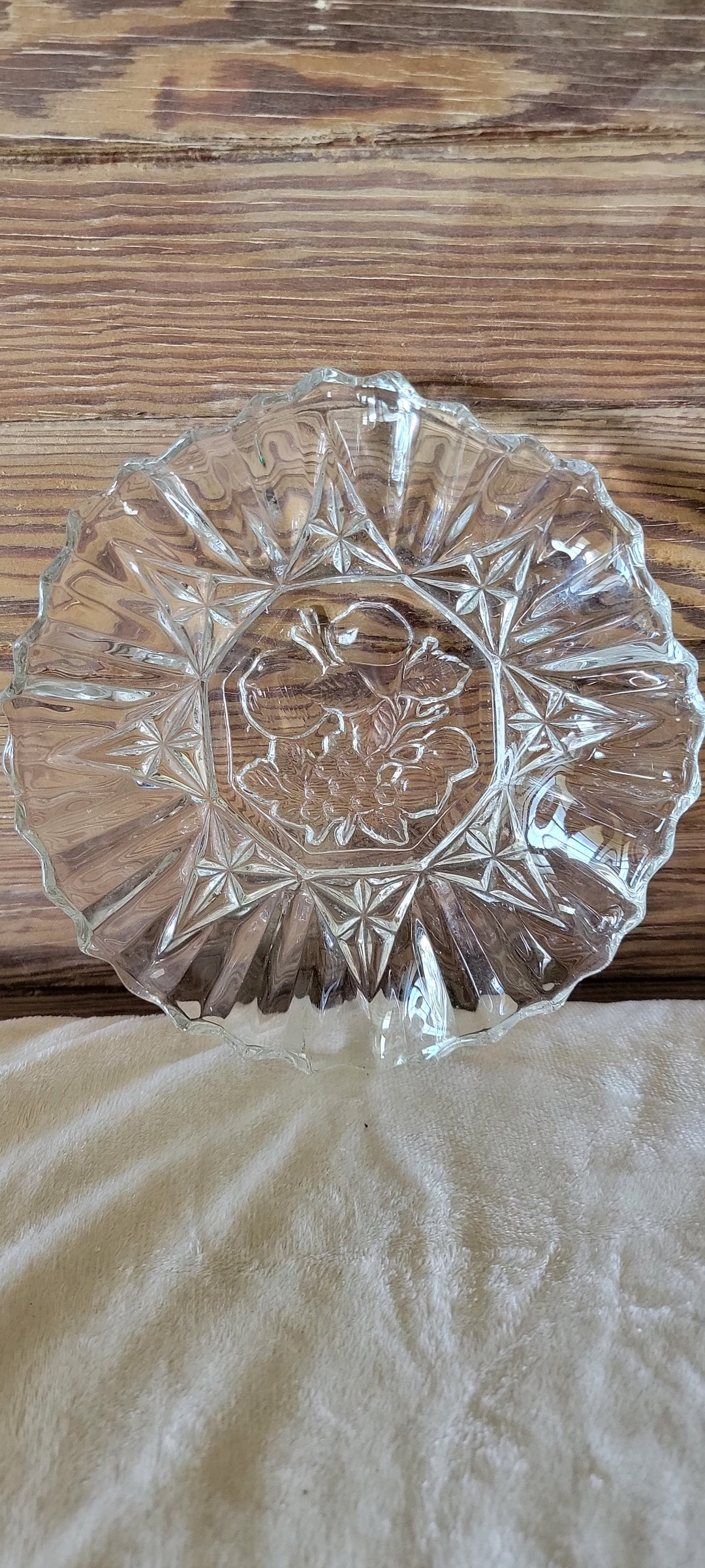 Vintage Federal Glass Pioneer Clear Glass Ruffled Edges Fruit in Center ...