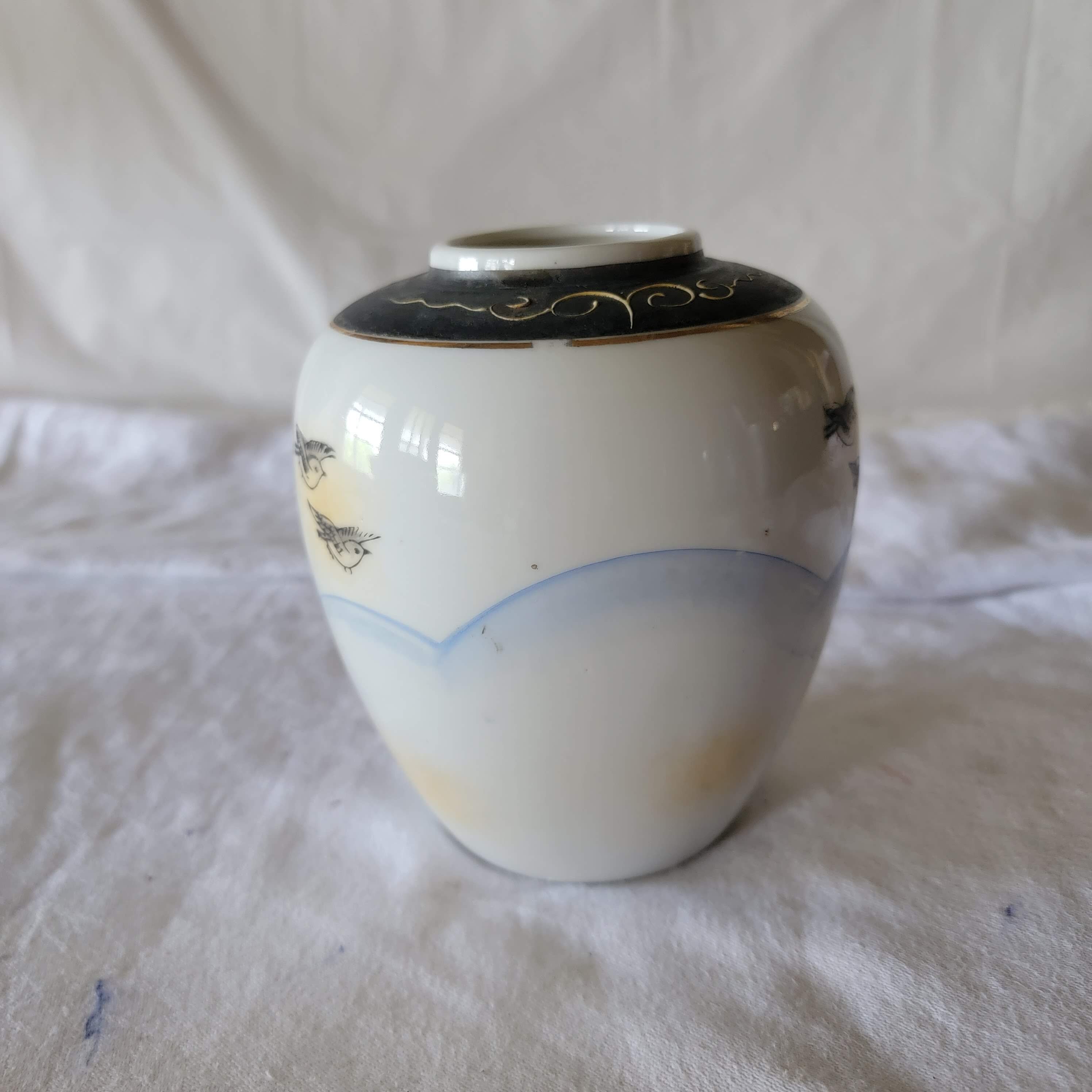 Vintage Asian Moriage Ginger Jar Birds and Mums Ceramic Oriental Ginger ...