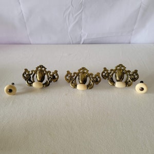 Set of Three Vintage Drawer Pulls/handles Cont. B 1988 B10470 Hardware ...