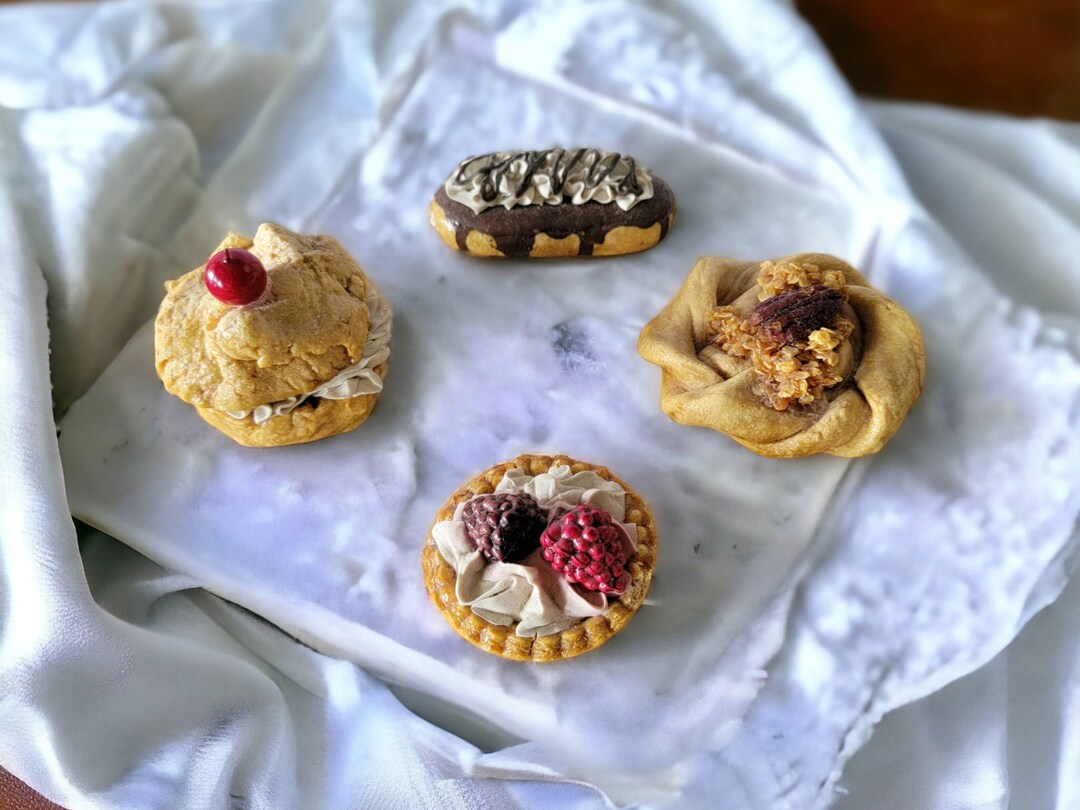 Lot of Five Fake Pastries Display Props Artificial Realistic Berry Pie ...