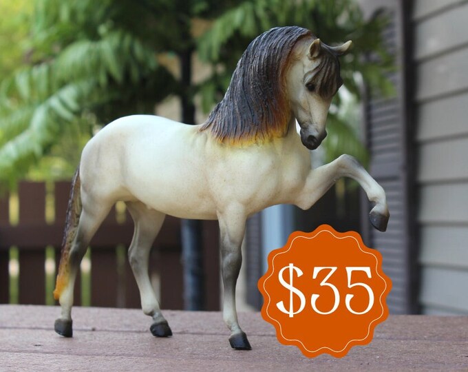 Medieval Knight: Breyer Horse #880 - Etsy