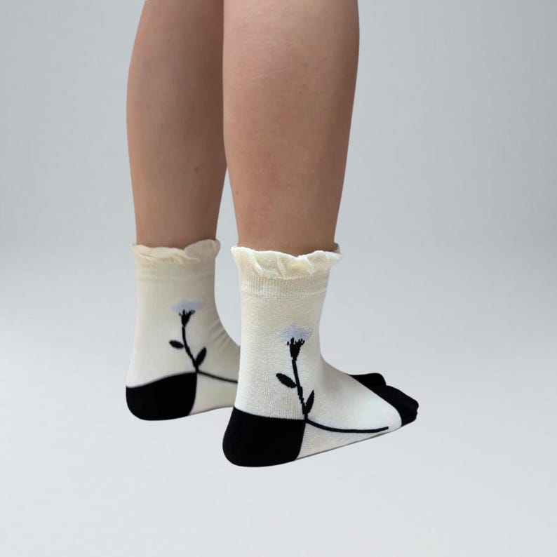 Minigooose | Tabi Split Toe Pattern Short Socks - Etsy