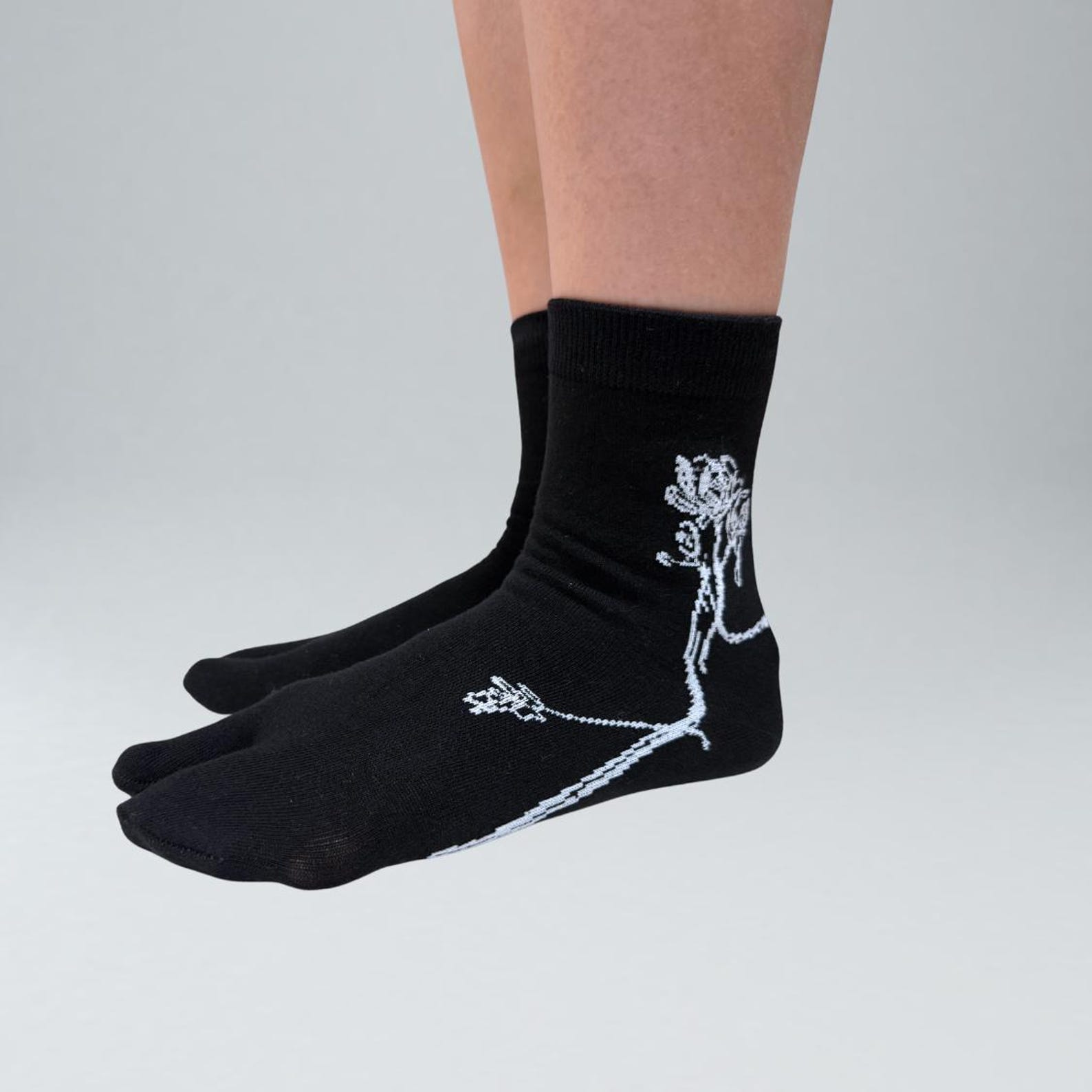 Minigooose | Tabi Split Toe Pattern Short Socks - Etsy