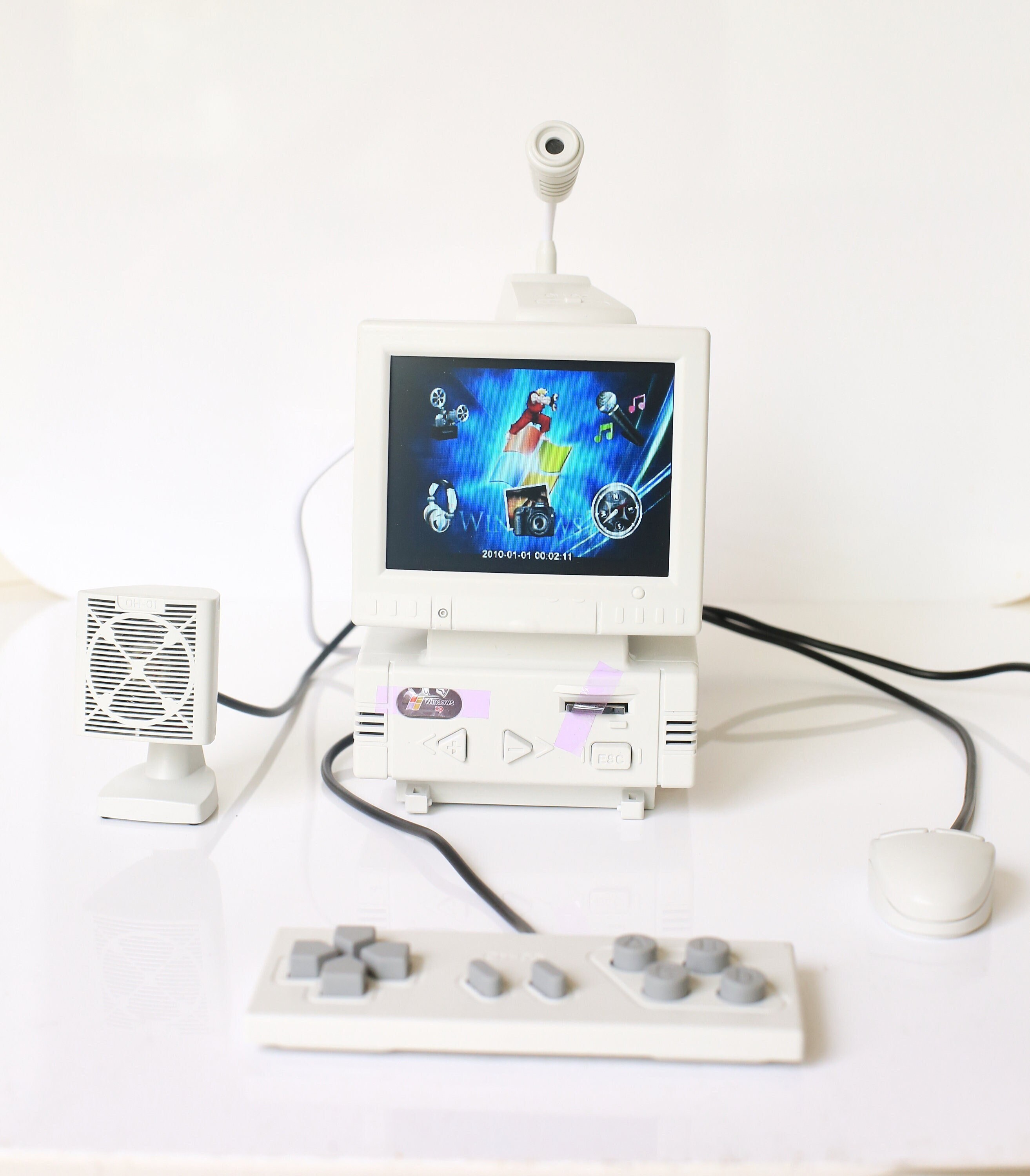 Mini REAL Computer Can Play GAMES and Watch Cartoons and CONNECT to ...