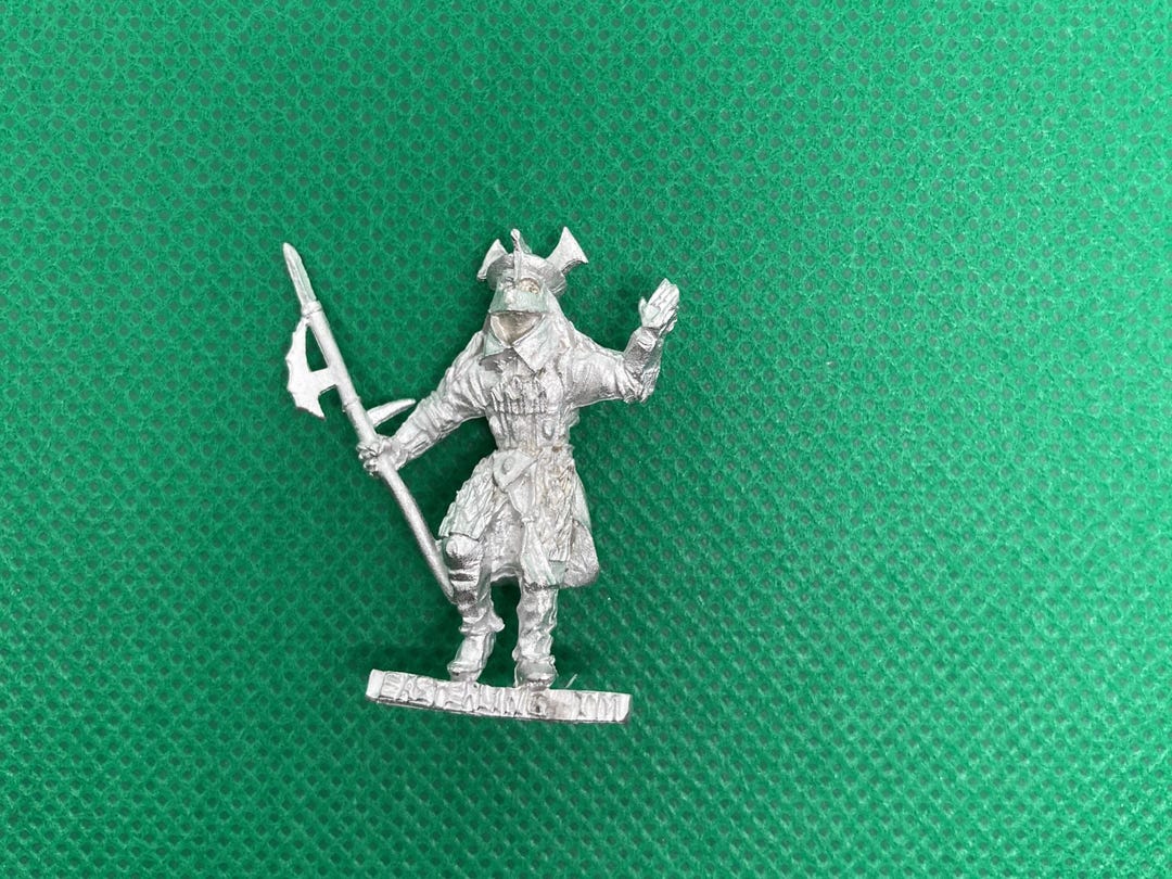 Lord of the Rings LOTR MESBG Captain Metal - Etsy