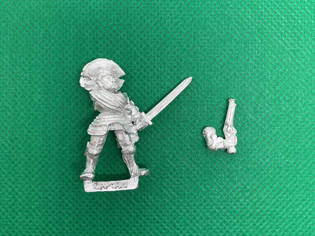 Mordheim Reiklander Captain Pose 2 Metal - Etsy