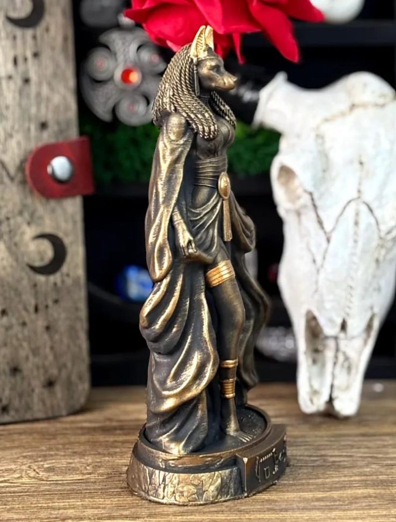 Altar Isis Statue – Ancient Egyptian Goddess Isis Figurine, Magic ...