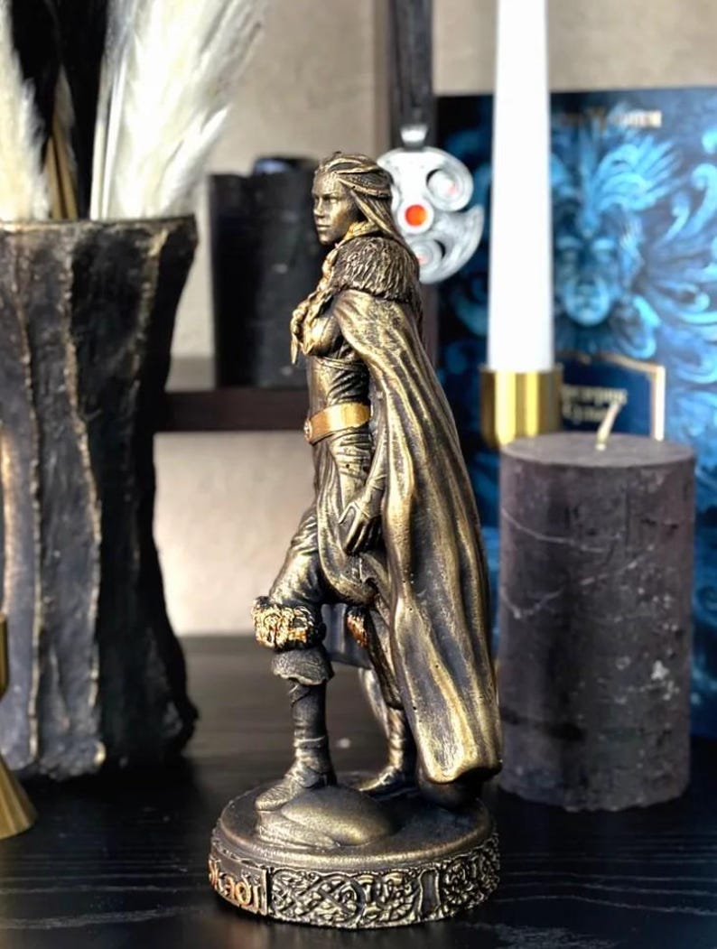Altar Skadi Statue – Norse Goddess Skadi Figurine, Winter, Ski ...