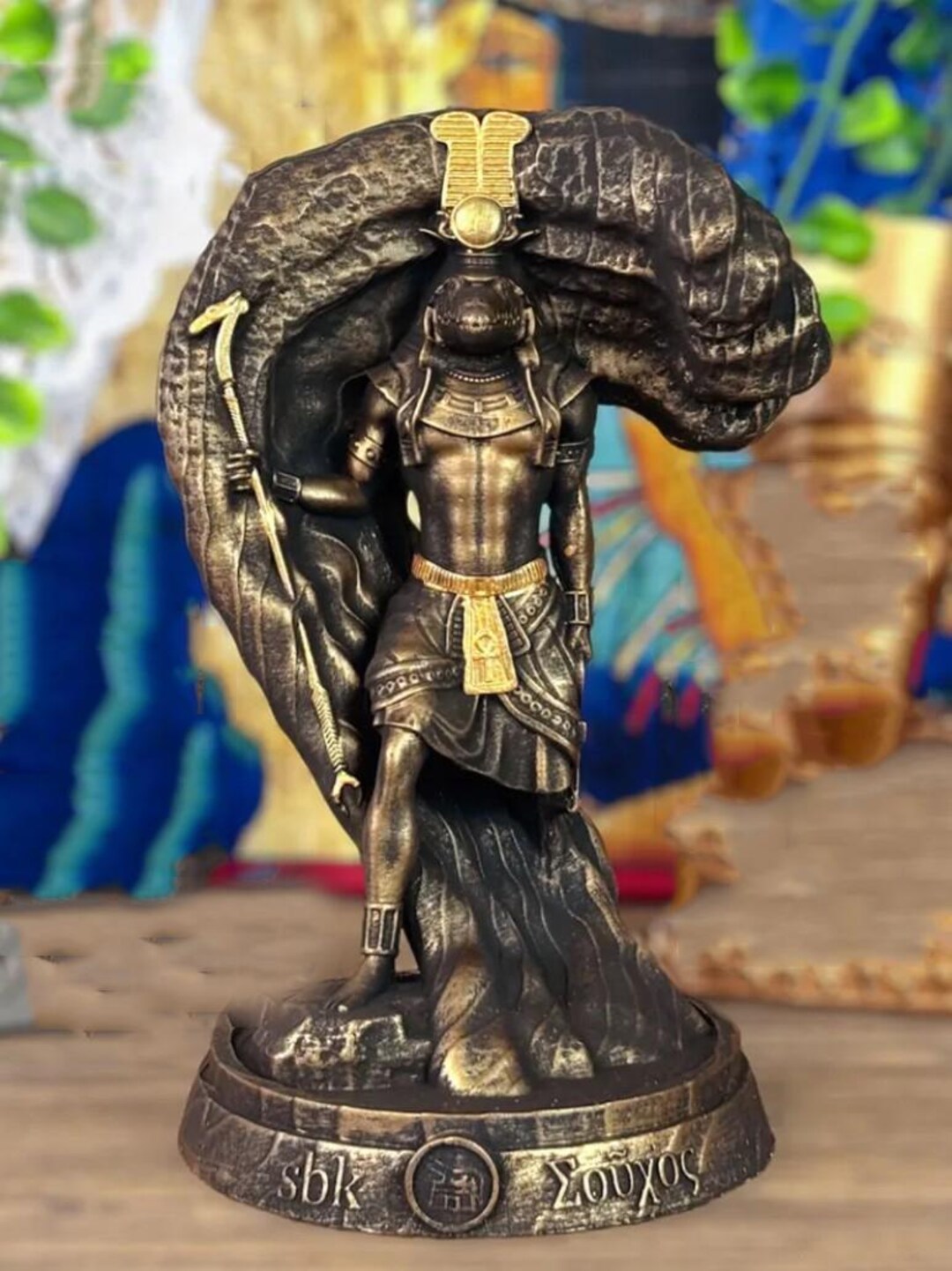 Estátua de Sobek / Sebek, deus egípcio – divindade crocodilo do Nilo ...