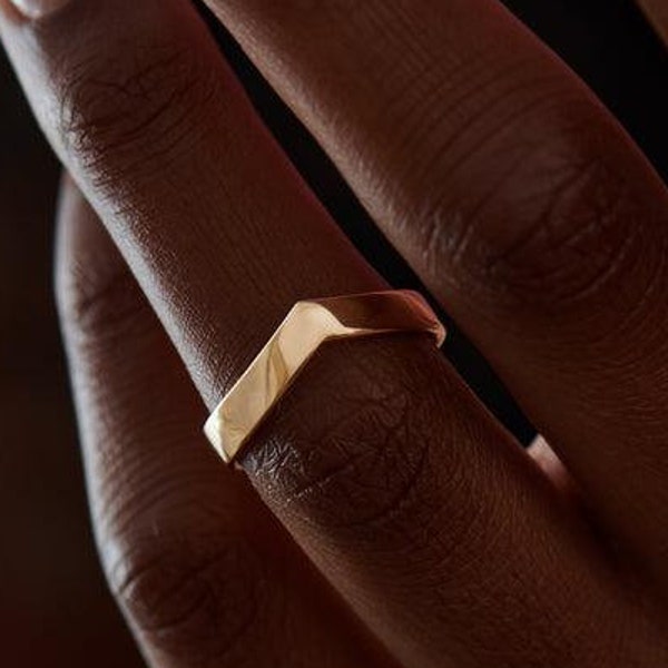 Gold Chevron Wedding Band - Etsy