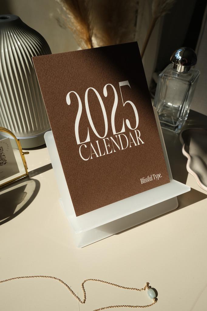 Motivational 2025 Desk Calendar Minimal and Aesthetic Design, Free ...