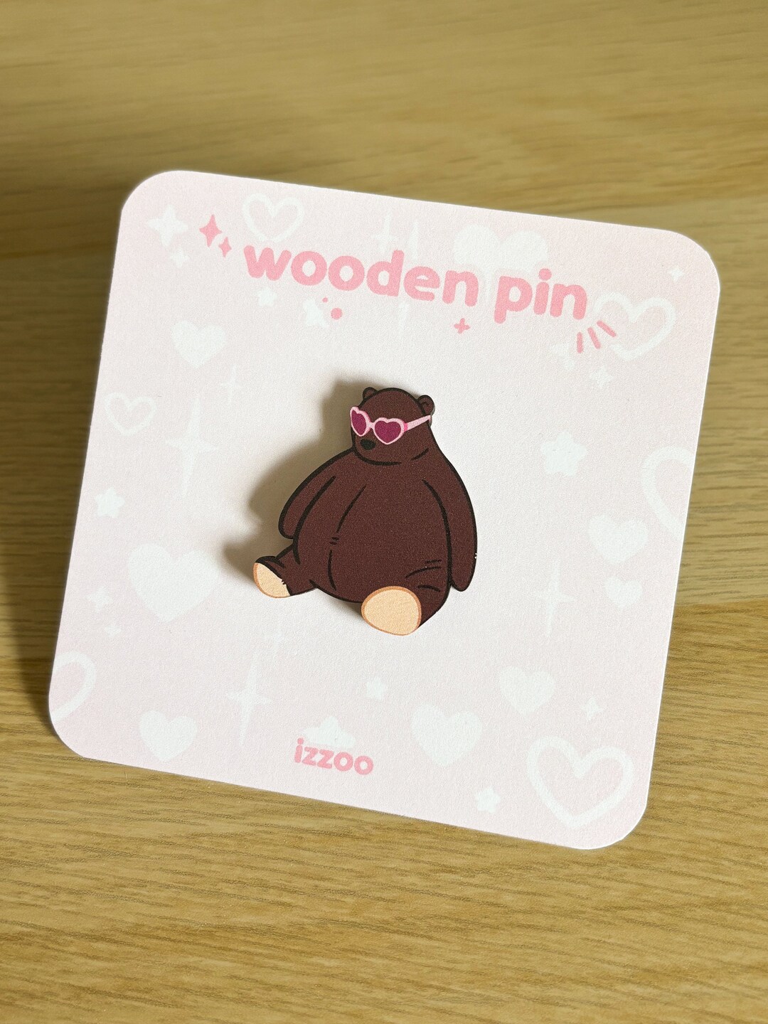 Diva Djungleskog Wood Pin Skog Emotional Support Bear Pin Badge ...