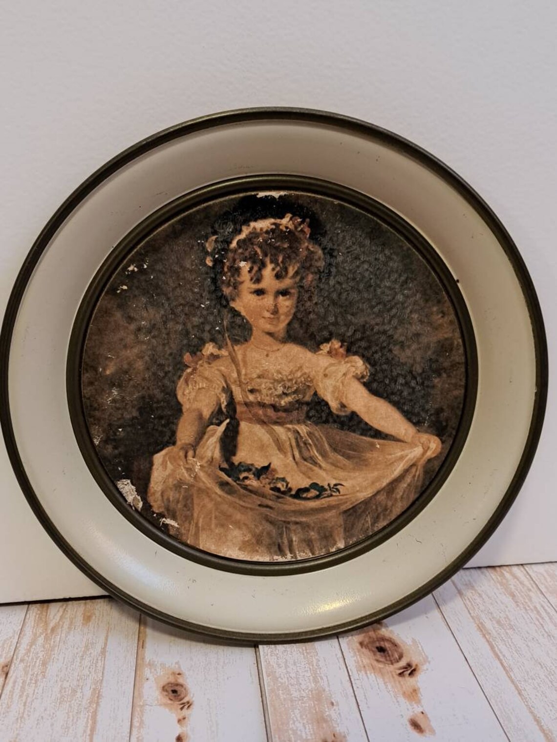 Vintage Guildcraft Collectible Tin New York USA, Victorian Era Miss ...