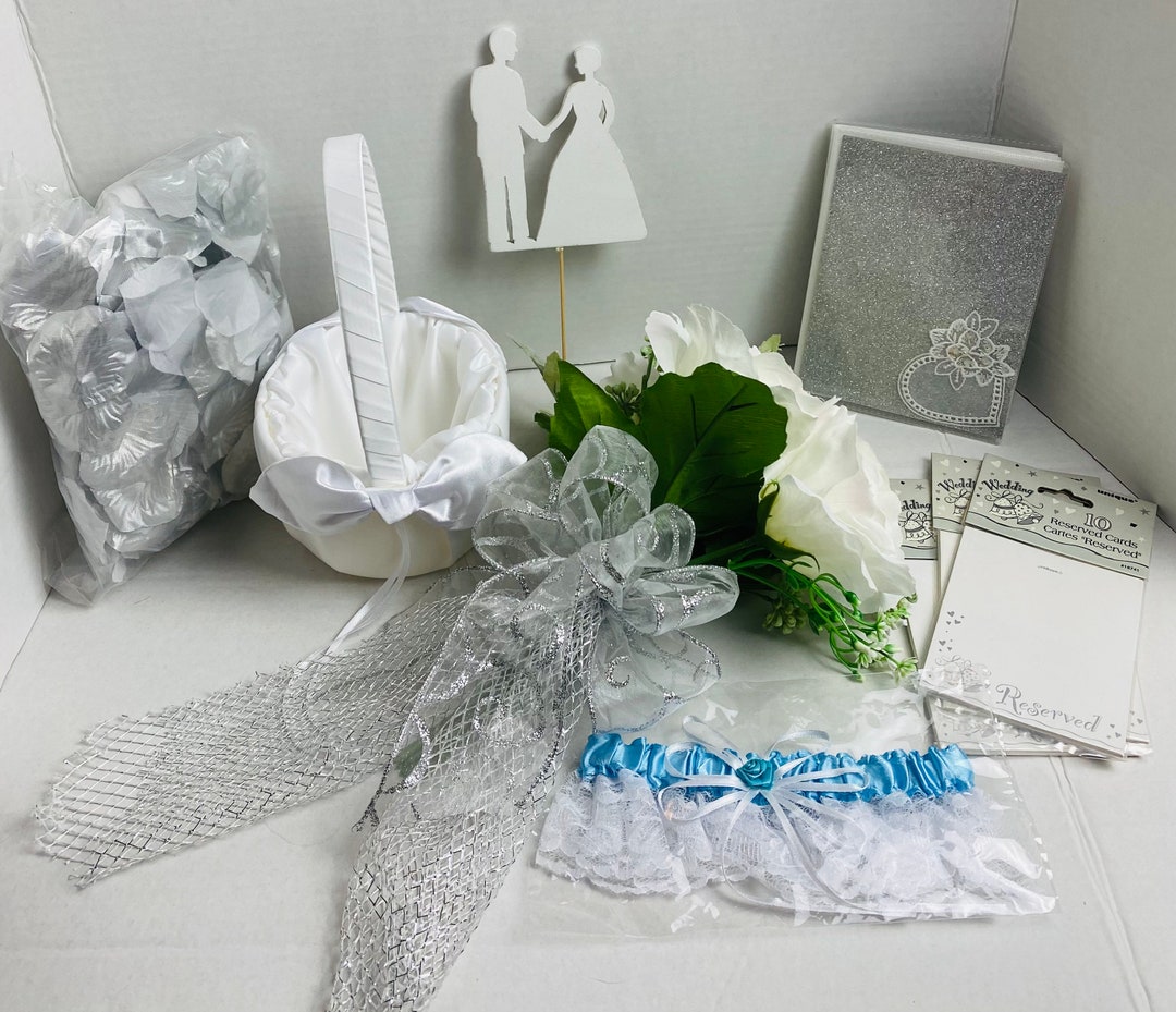 White Wedding Accessories Set With Bridal Bouquet - Etsy