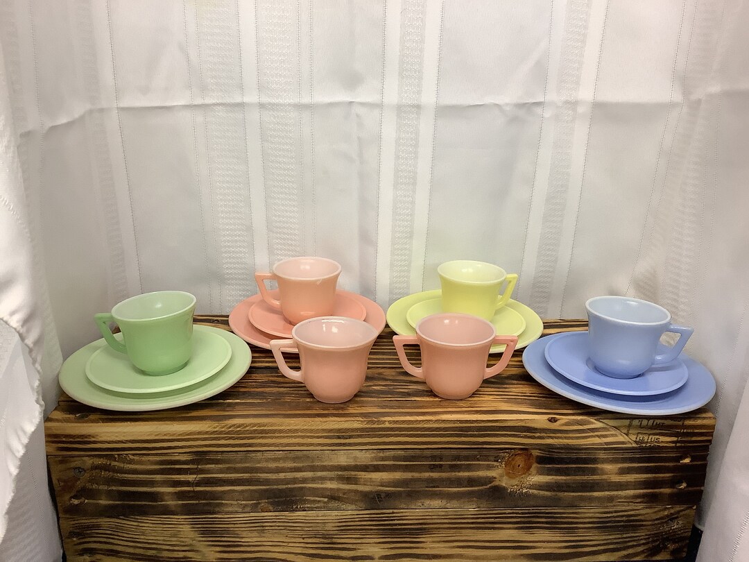 Vintage Childs Pastel Tea Set. 1940's Hazel Atlas Little Hostess Tea ...