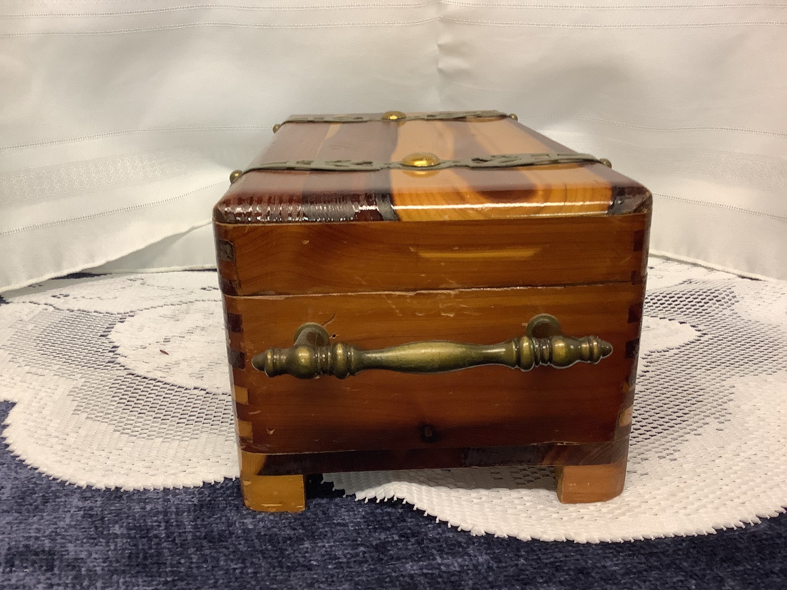 Vintage Wooden Cedar Trinket Box - Treasure Chest/box- With Decorative ...