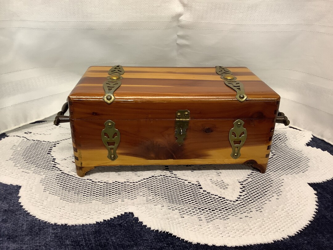 Vintage Wooden Cedar Trinket Box - Treasure Chest/box- With Decorative ...