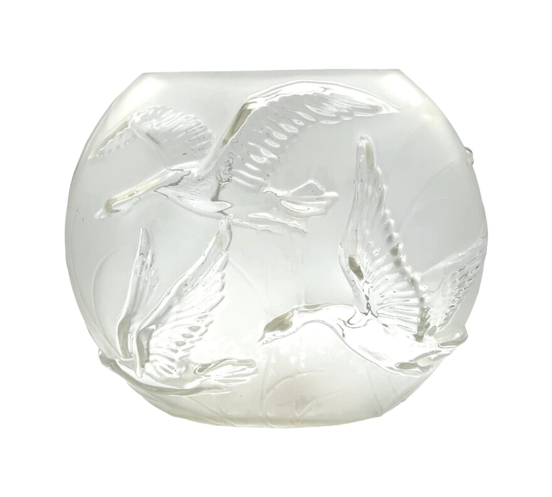 Phoenix Consolidated Art Glass - Pillow Vase - Clear With White Geese ...