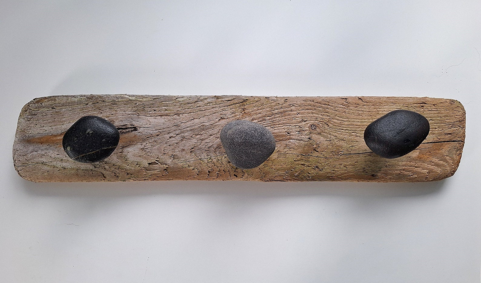 Driftwood Plank Towel Rack, Rustic Towel Hanger With Pebble Hooks ...