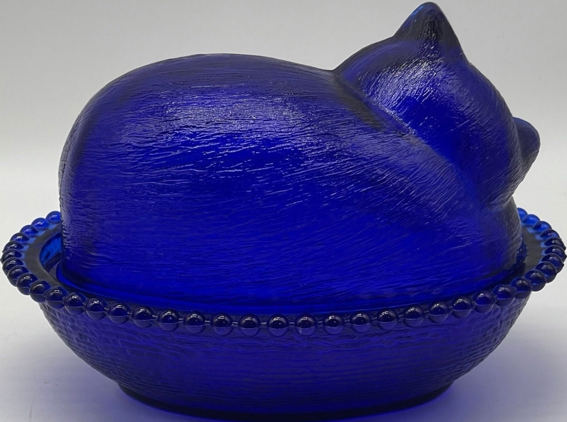 Vintage Indiana Glass Cobalt Blue Glass Sleeping Cat on Nest Nesting ...