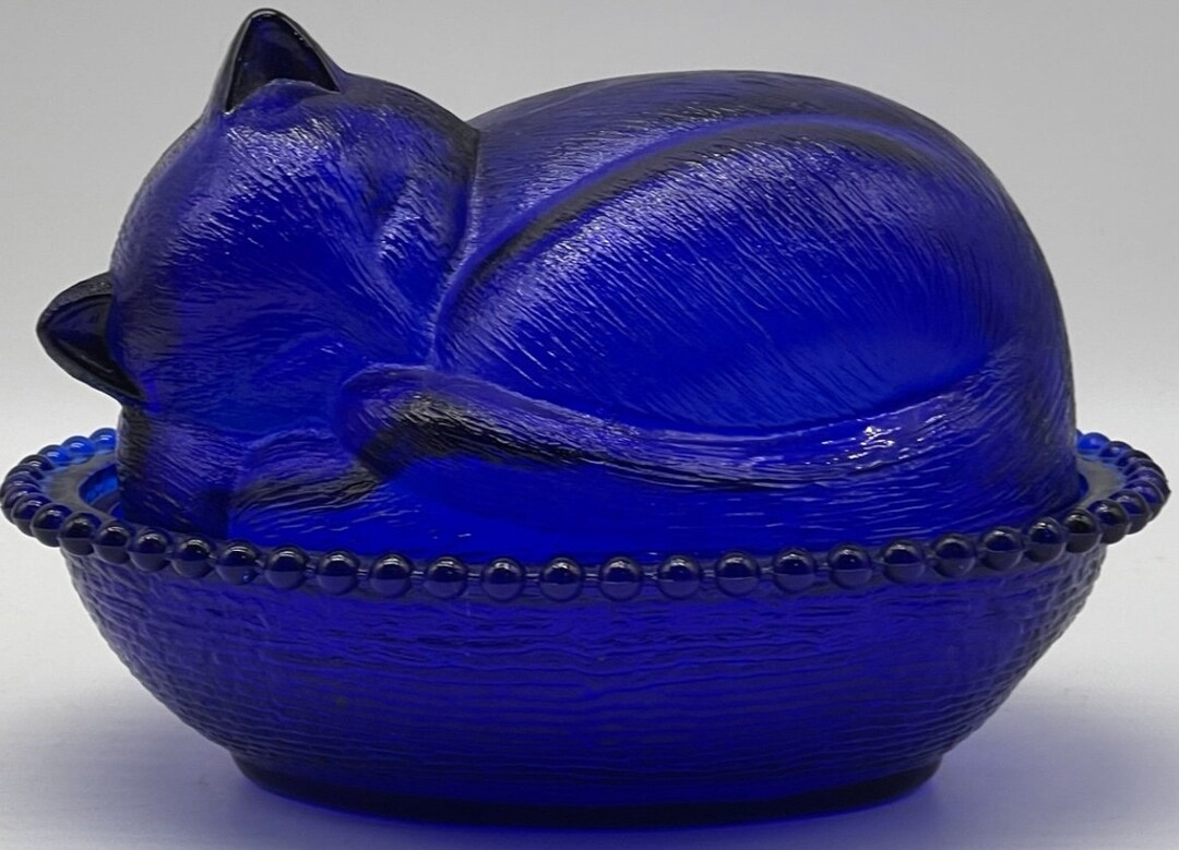 Vintage Indiana Glass Cobalt Blue Glass Sleeping Cat on Nest Nesting ...