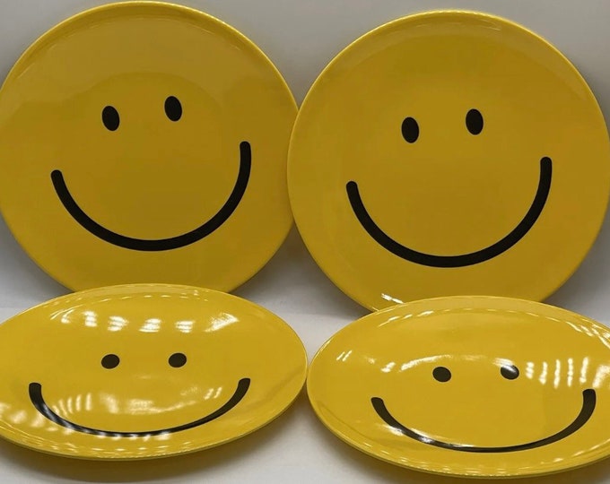 Vintage Yellow Smiley Face Dinner Plates Plastic Melamine Set of 4. - Etsy