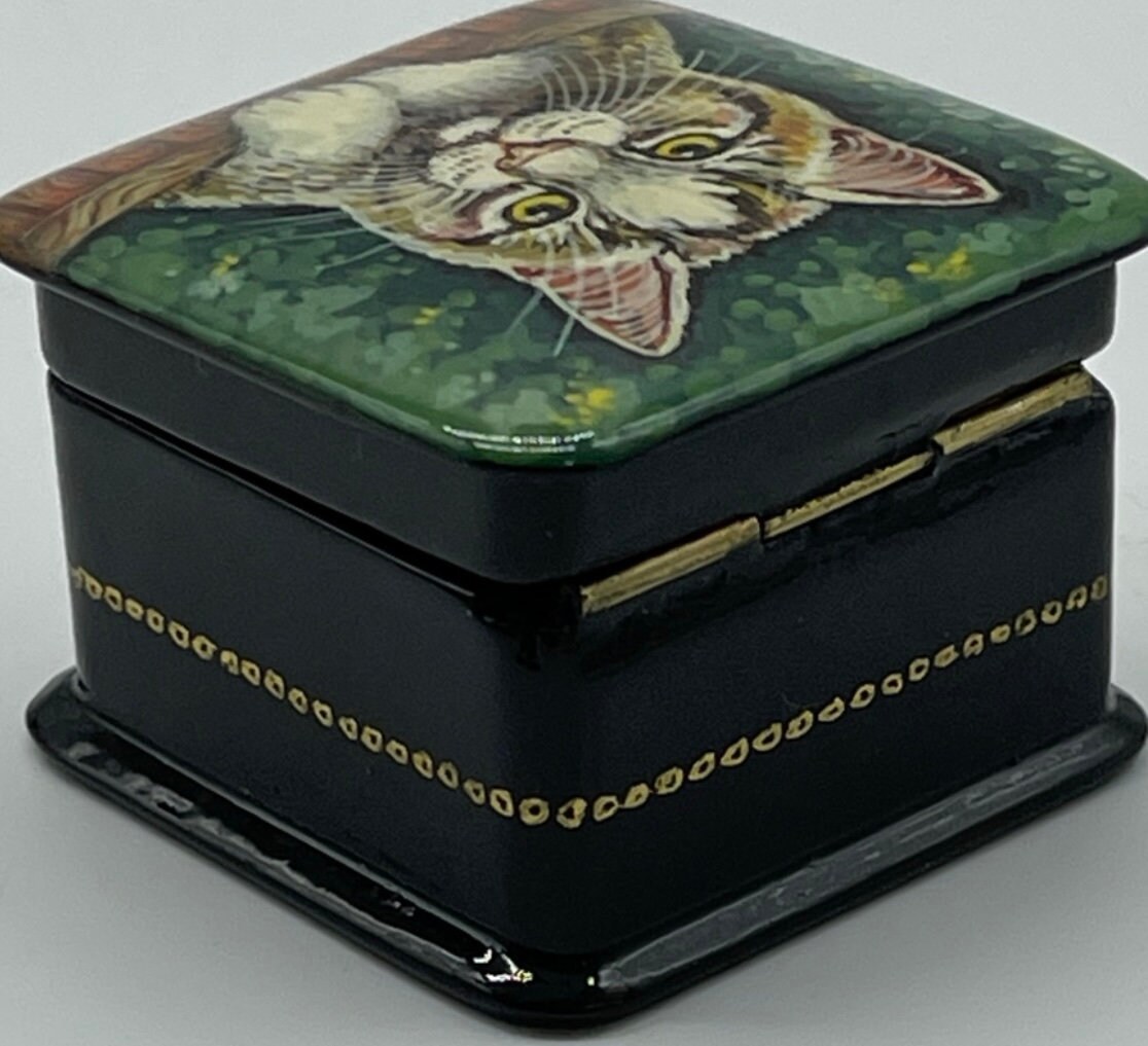 Vintage Russian Mctepa Tabby Cat Kitten Hand Painted Lacquer Box Hinged ...