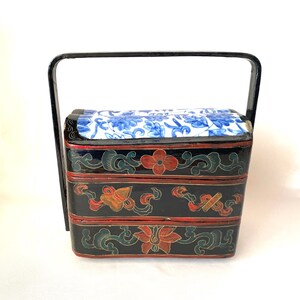 Antique Black Lacquerware Chinese Stacking Lunch Box Ceramic Top ...