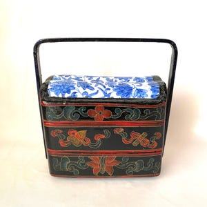 Antique Black Lacquerware Chinese Stacking Lunch Box Ceramic Top ...