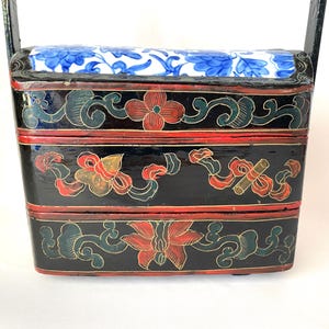 Antique Black Lacquerware Chinese Stacking Lunch Box Ceramic Top ...