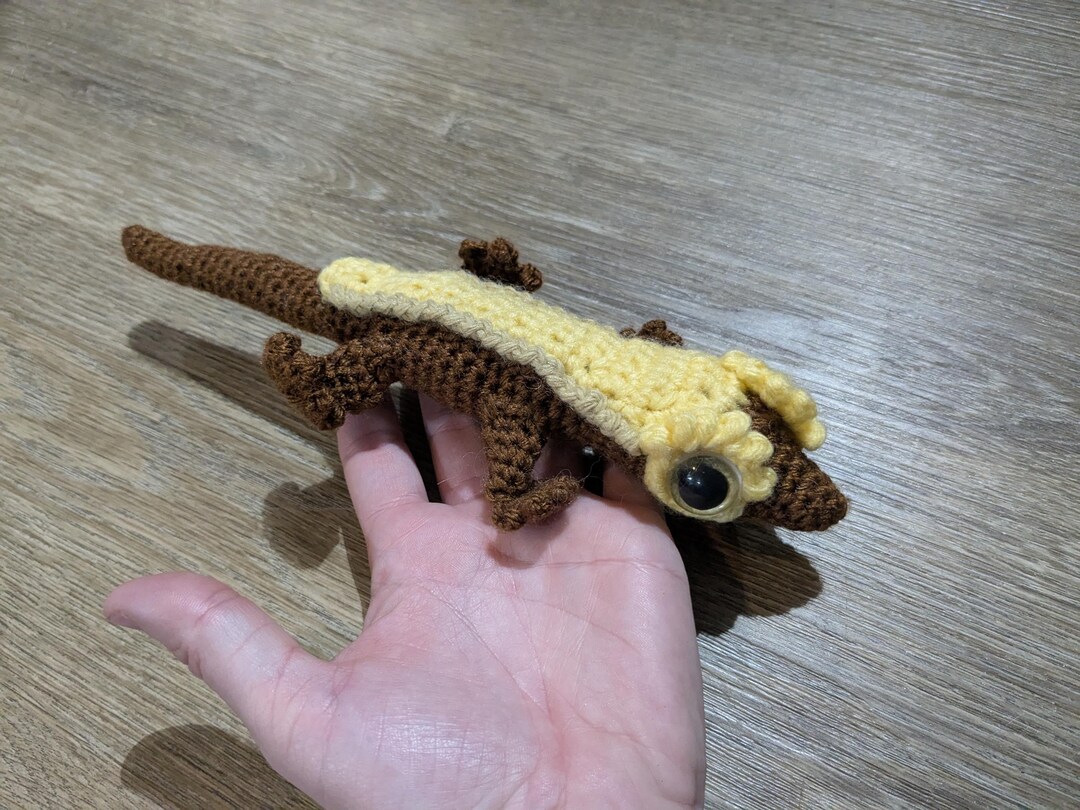 Crested Gecko Amigurumi Crocheted Toy in Dark Brown, Yellow and Beige ...