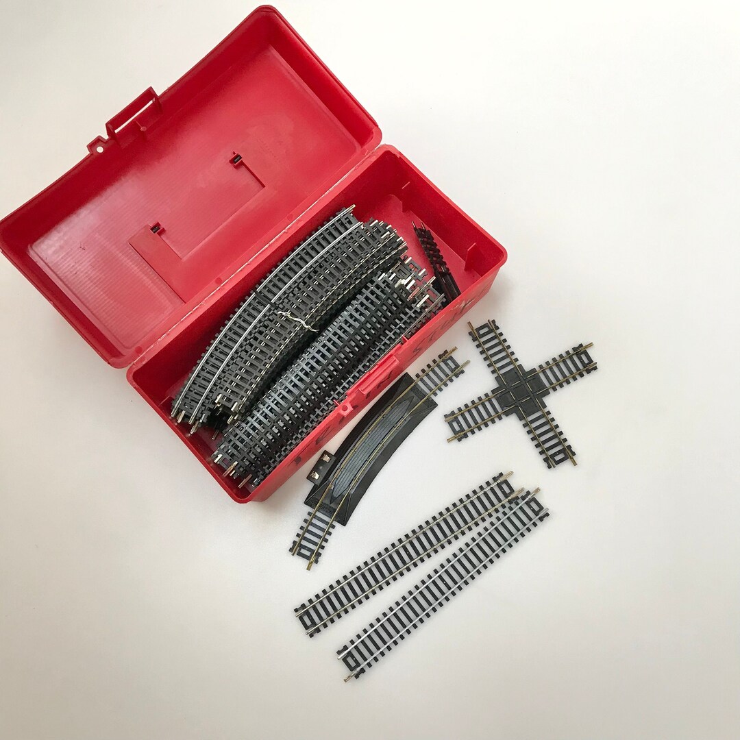 Life-like HO Scale With Storage Box HUGE Lot 65 Assorted Train Railroad ...