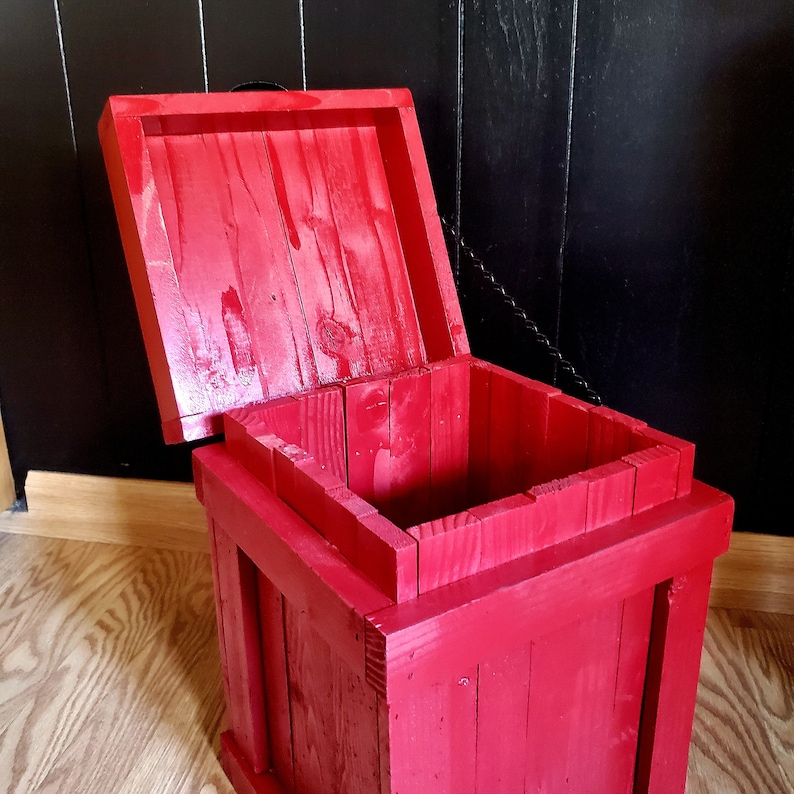 Red Trash Can, 4 Gallon Bin, Gothic Trash Bin, Gothic Bathroom Storage ...