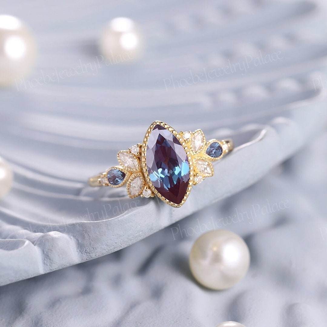 Delicate Marquise Alexandrite Engagement Ring Vintage Solid Gold ...