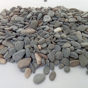 Small Tiny Sea Pebbles. Flat Sea Stones. Gray Beach Pebbles 0-30 Mm (0 ...