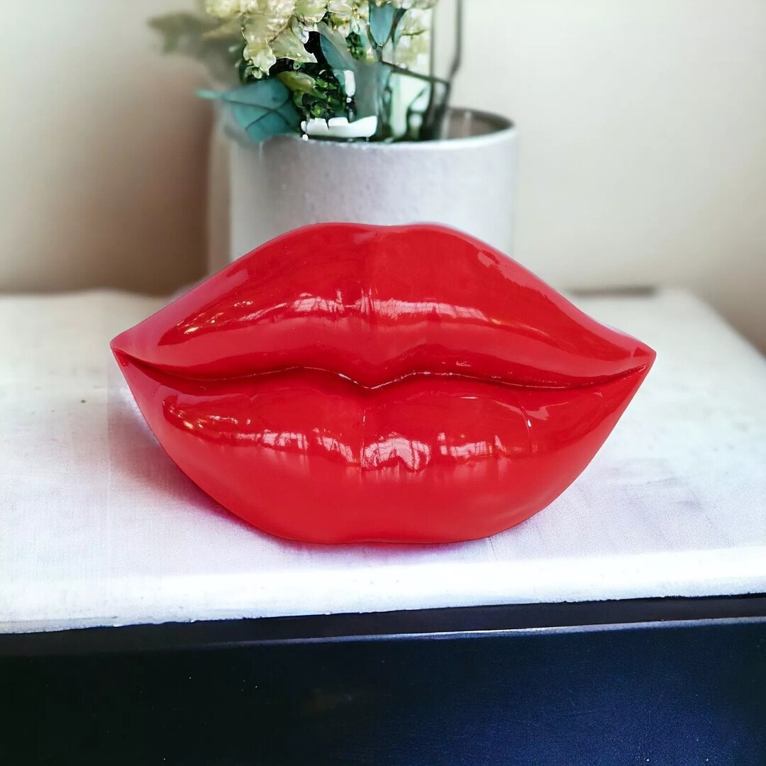 11 Red Moulded Pout Lips Home Decoration Ornament Shelf Display ...