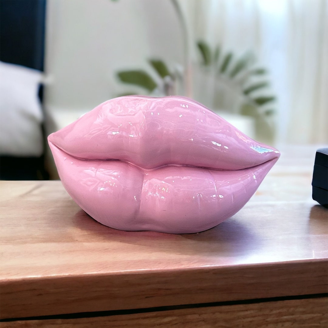 6.5 Pink Moulded Pout Lips Home Decoration Ornament Shelf Display ...