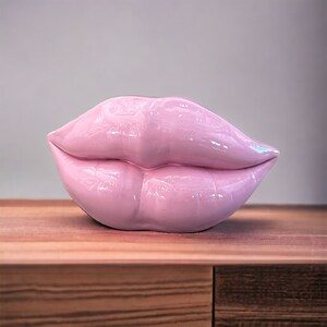 6.5 Pink Moulded Pout Lips Home Decoration Ornament Shelf Display ...