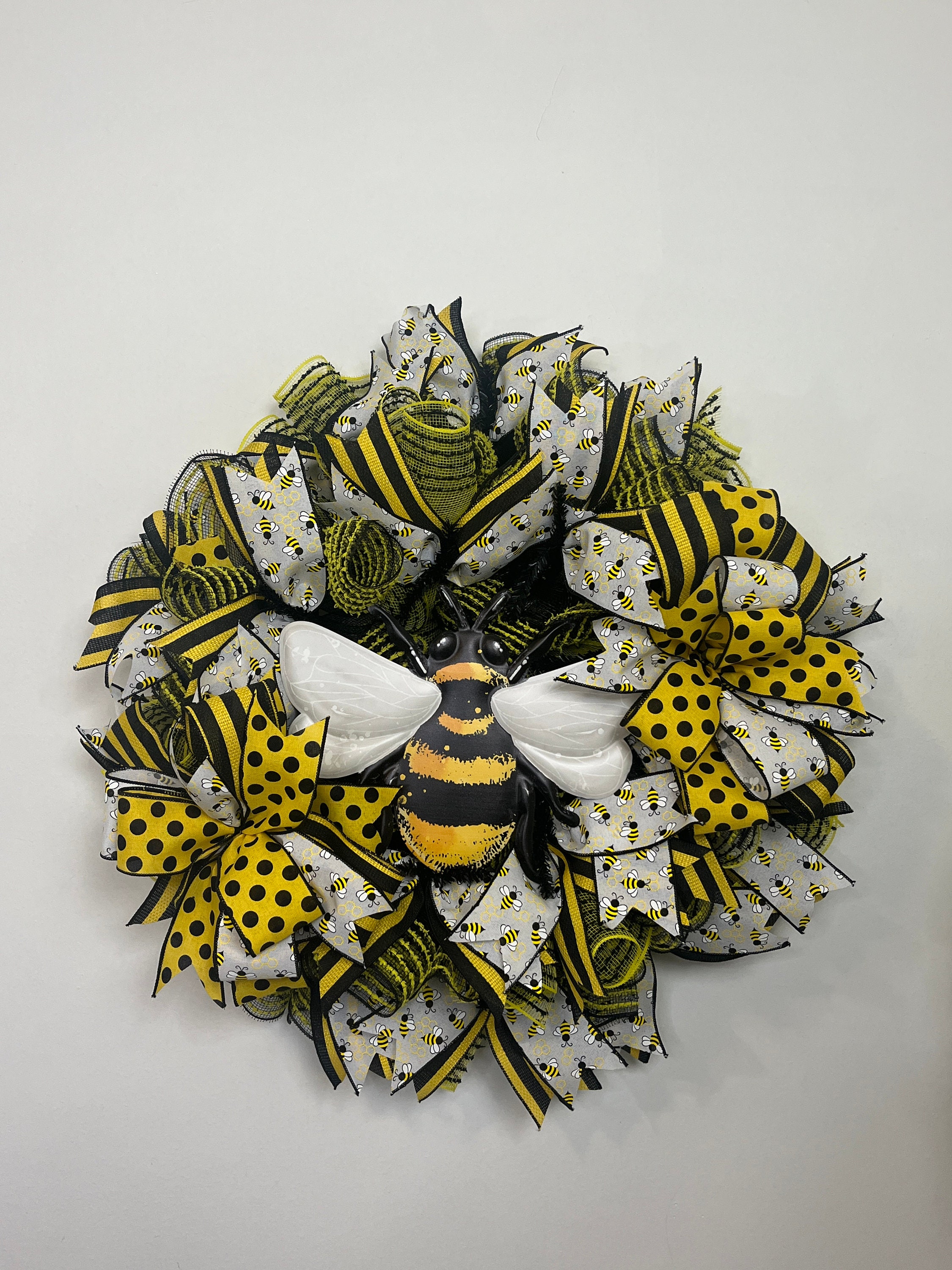 Bumble Bee Wreath, Bumble Bee Door Decor, Summer Wreath, Bee Door ...