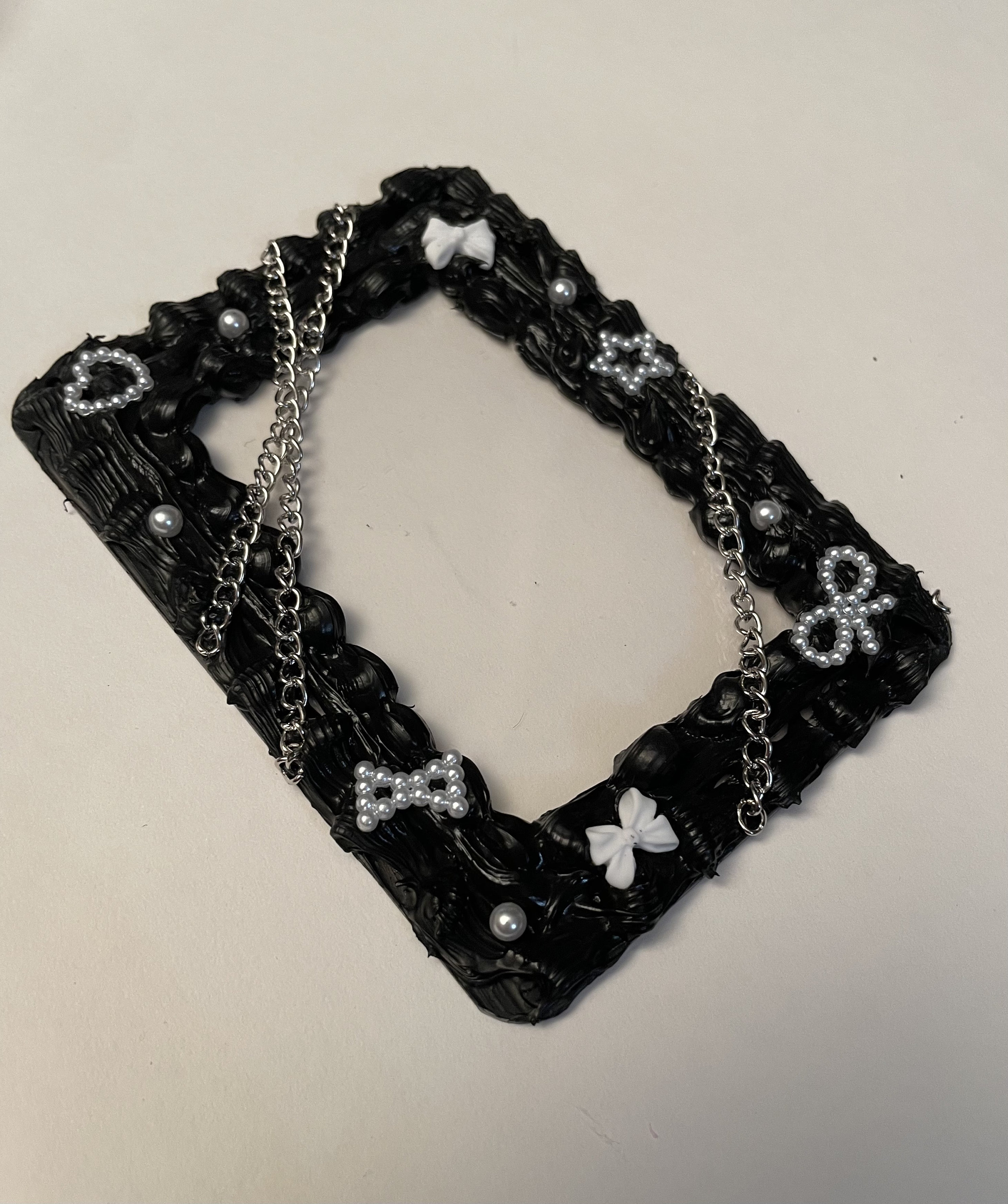 Single Black Decoden Cream Pearl Silver Chain Edgy Photocard Proetector ...