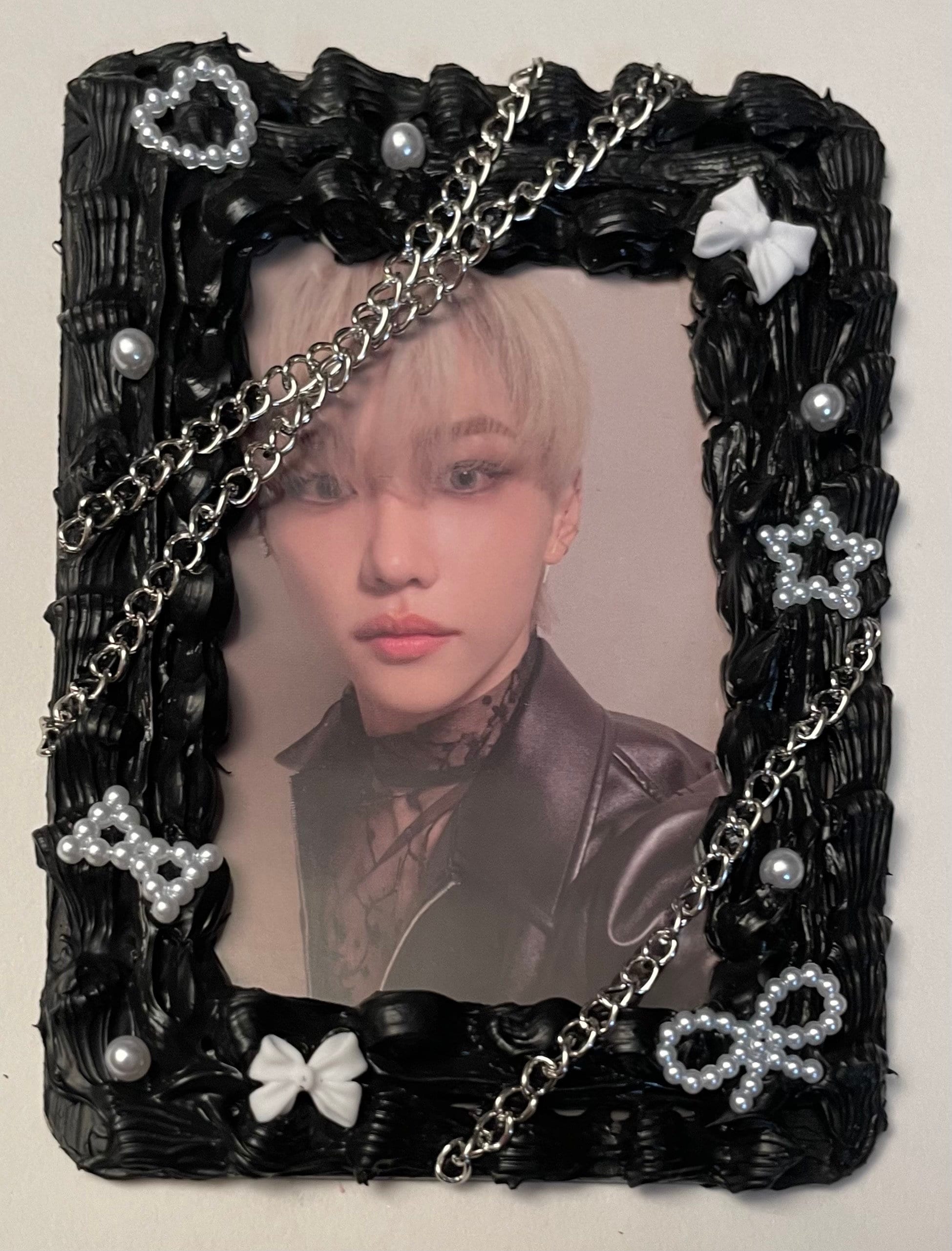 Single Black Decoden Cream Pearl Silver Chain Edgy Photocard Proetector ...