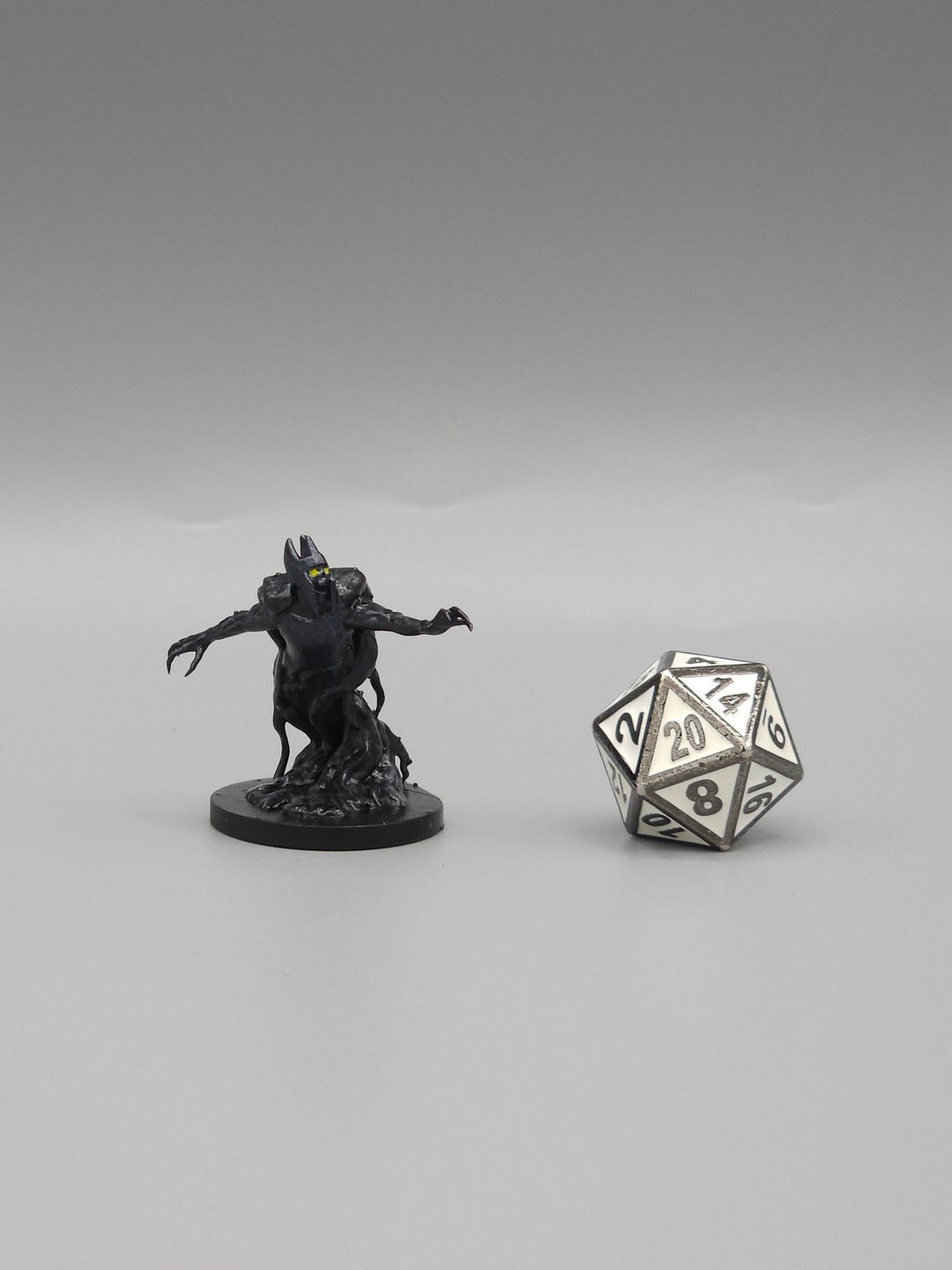 BEHOLD! A Wraith Miniature! Painted or Primed - D&D / TTRPG Minis - 8k ...