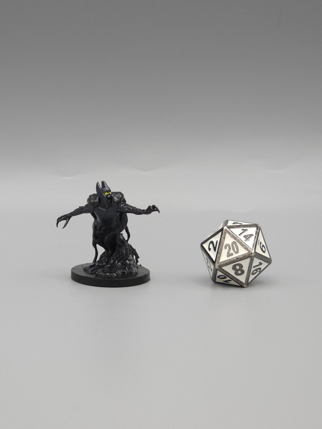 BEHOLD A Wraith Miniature Painted or Primed D&D / TTRPG - Etsy