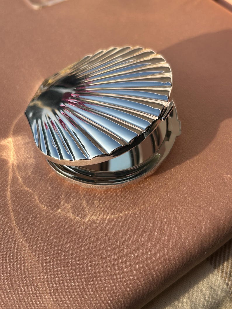 Ocean Hand Clam Mirror Silver or Gold ~ Accessory - Etsy