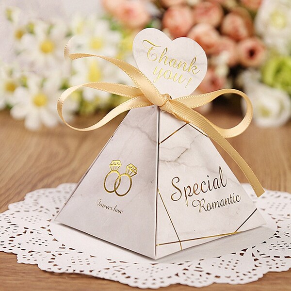 Wedding Favor Boxes Luxury Wedding Mr & Mrs Favor Boxes - Heart-Shaped ...