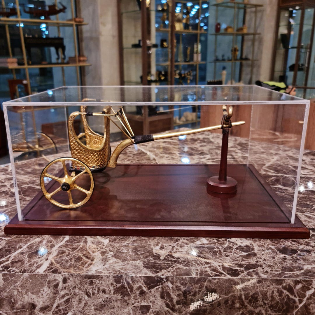 Golden King Tutankhamun's War Chariot Replica - Handcrafted Egyptian ...