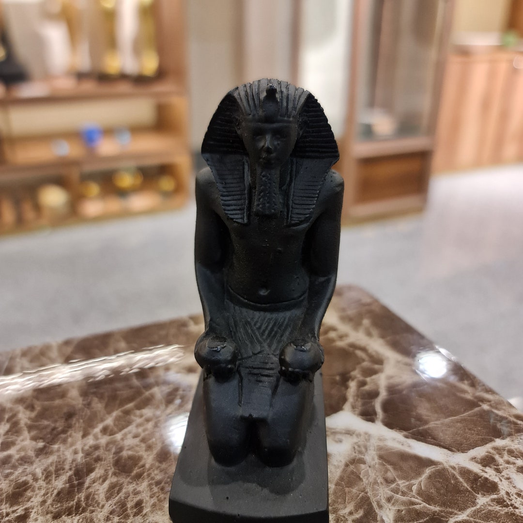 Egyptian King Tuthmosis III Offering Vessels Statue, Reproduction With ...